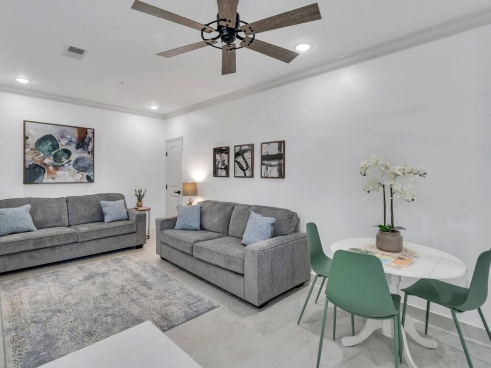 Crescent City Charm: 1 mile to the FQ w/ Pool - Book NOLA